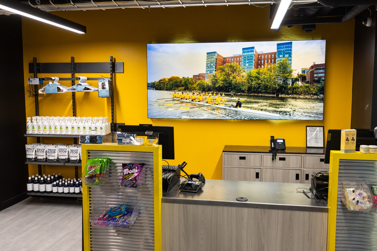 Hawk Shop Café and Market | Iowa Memorial Union - Division of Student ...